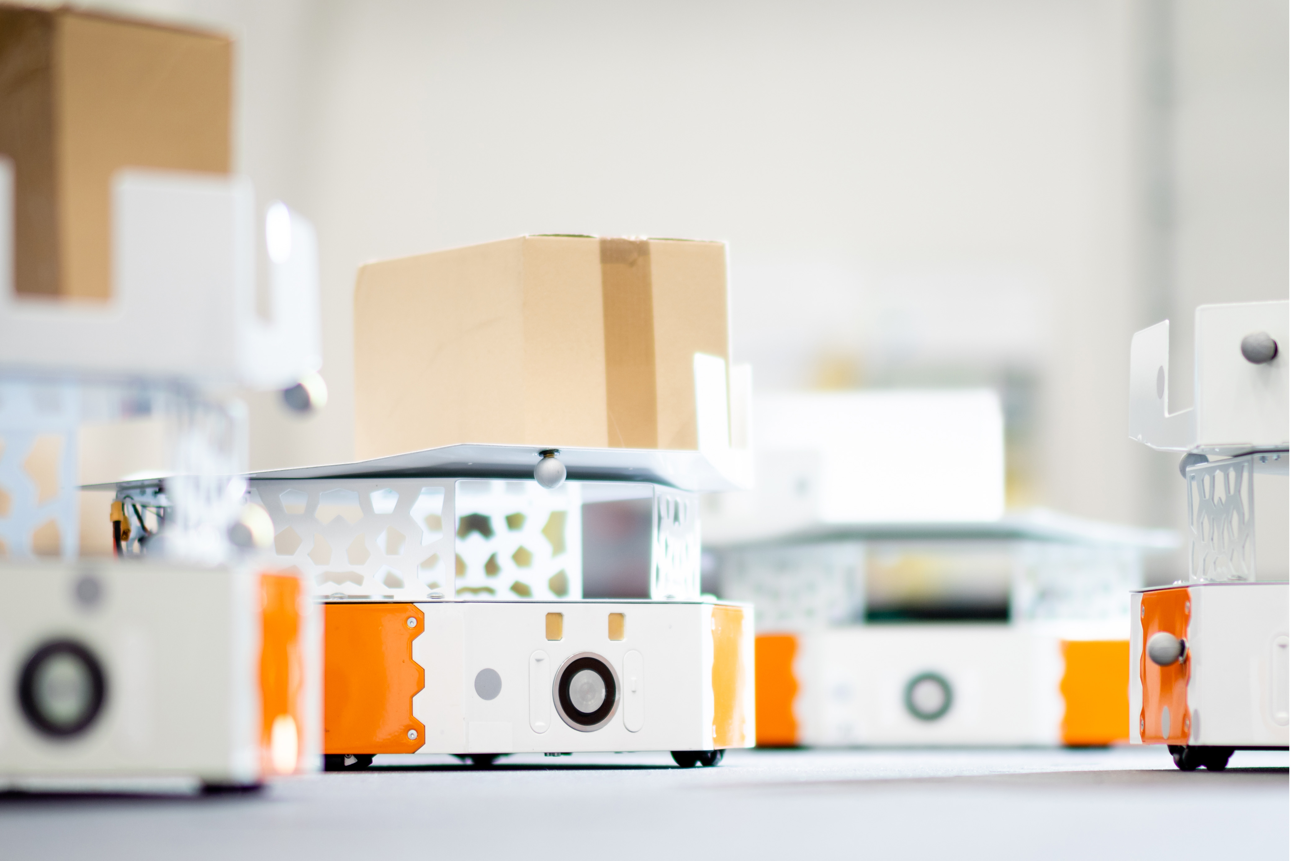 Swarm robot "LoadRunner" - AI in intralogistics | KION GROUP AG