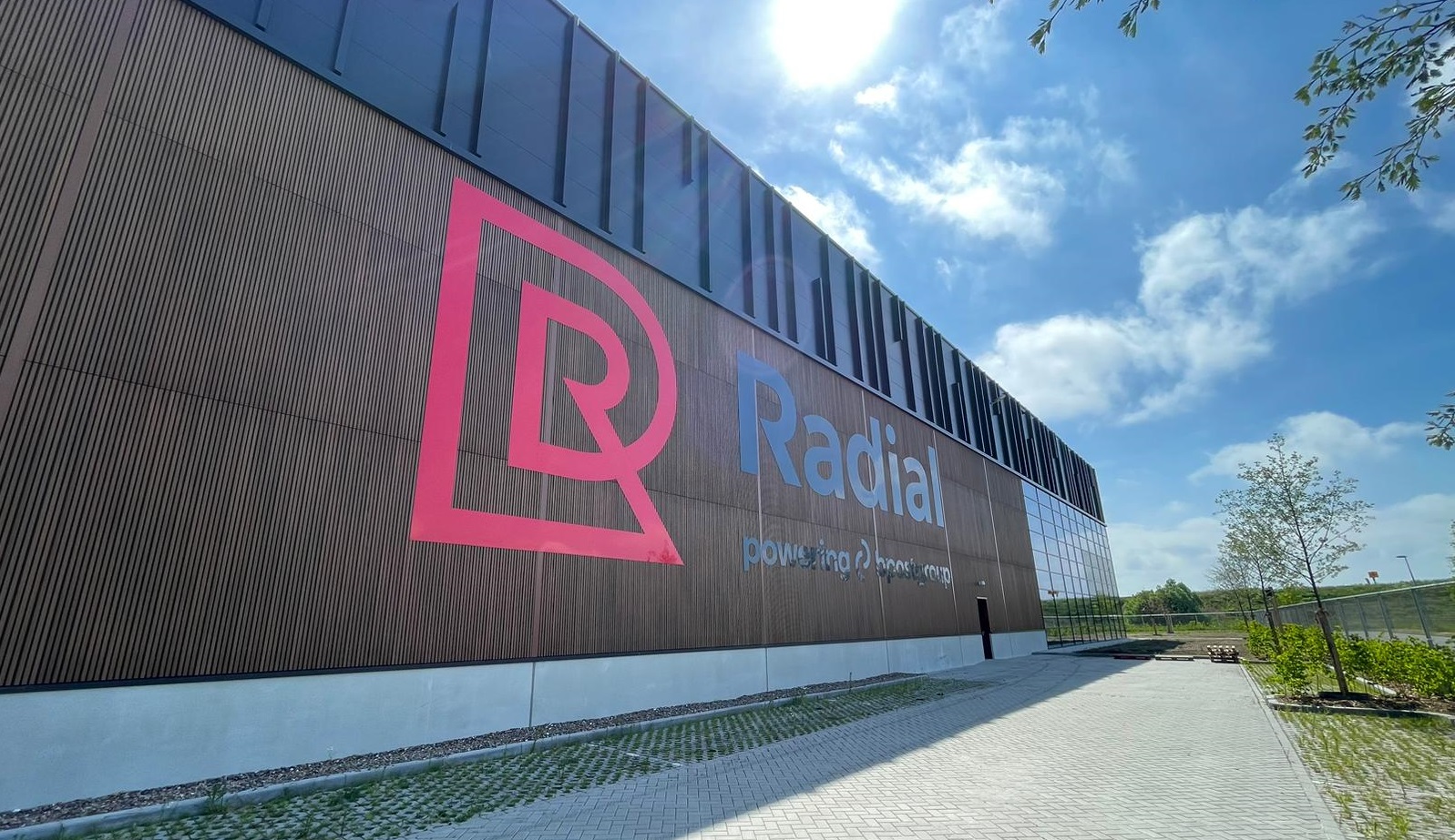 Dematic project at Radial | KION GROUP AG