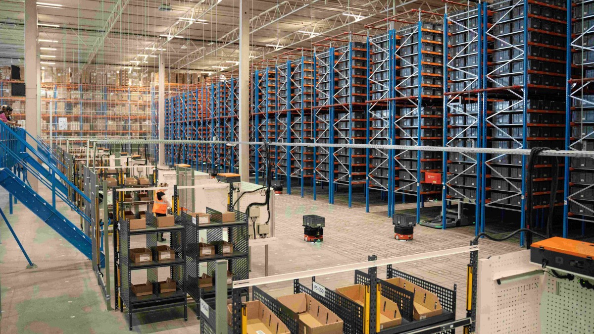 Dematic project at Radial | KION GROUP AG