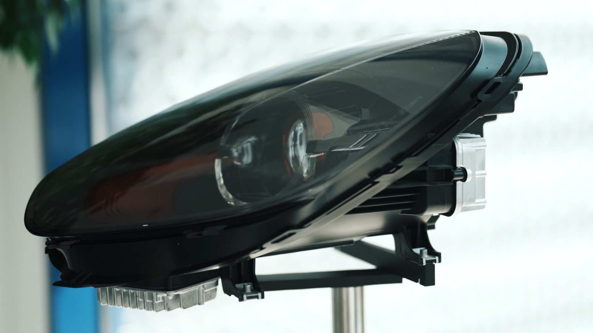 STILL and Dematic automate at ZKW | KION GROUP AG