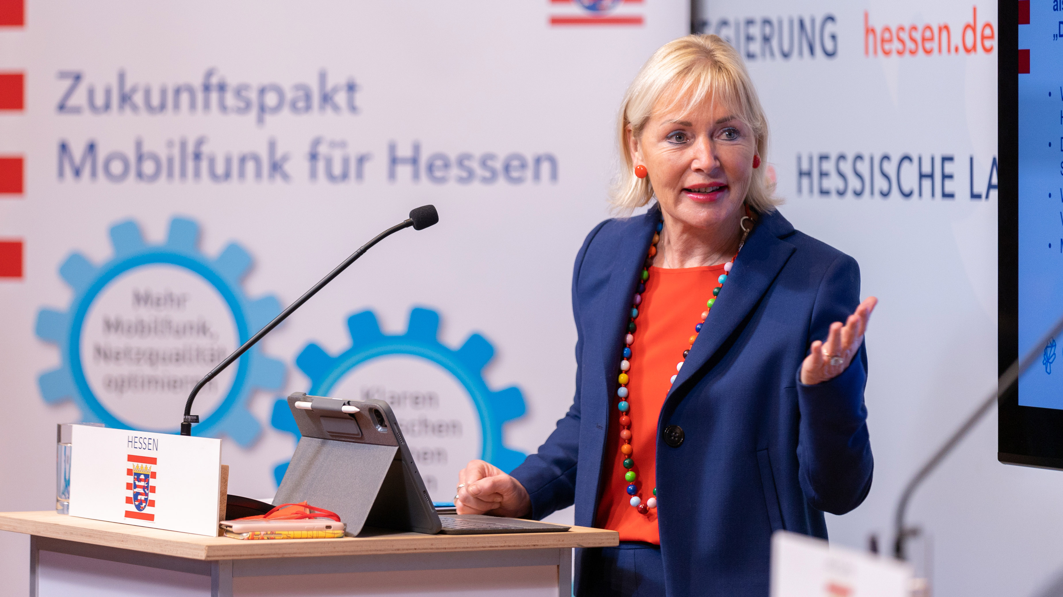 Interview mit Kristina Sinemus über KI und 5G | KION GROUP AG