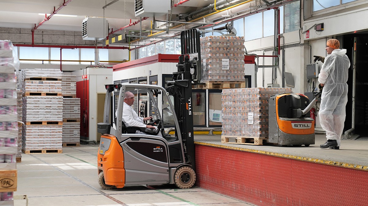 Into the future with lithium-ion forklifts | KION GROUP AG