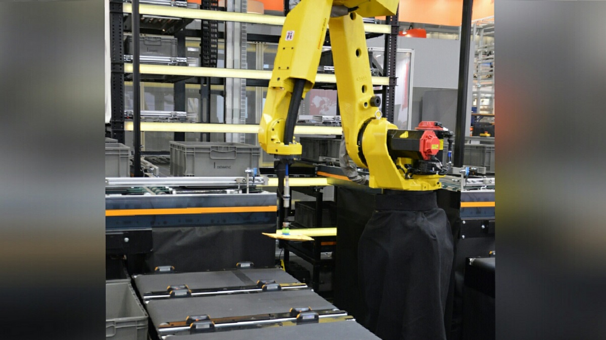 Robots in modern warehouses | KION GROUP AG