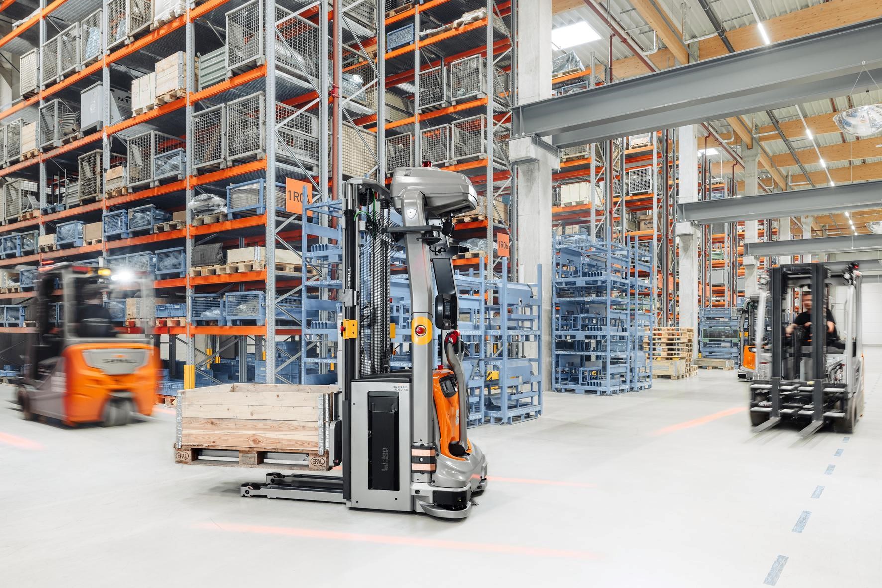 Automate existing warehouses during operation | KION GROUP AG