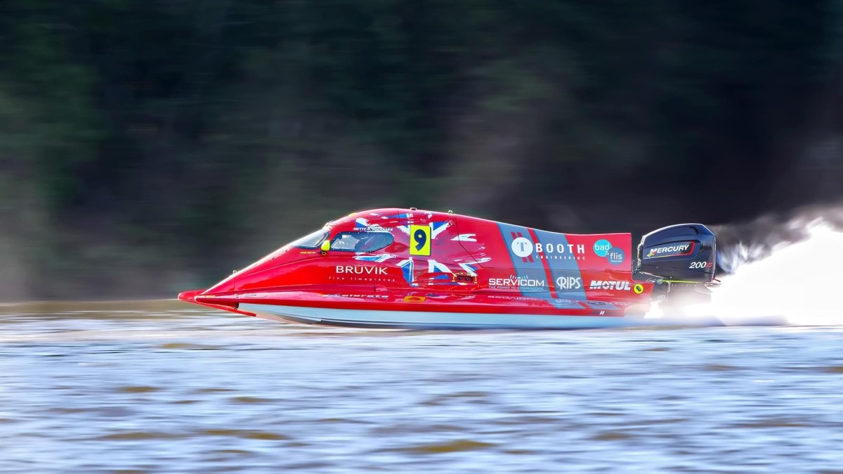 Powerboat racing I People Story I KION GROUP AG | KION GROUP AG