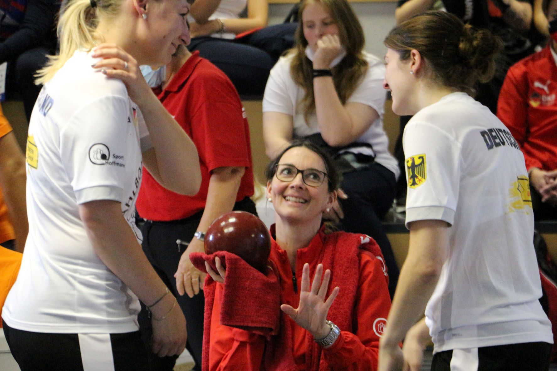 Employee is successful skittle coach I KION GROUP AG | KION GROUP AG