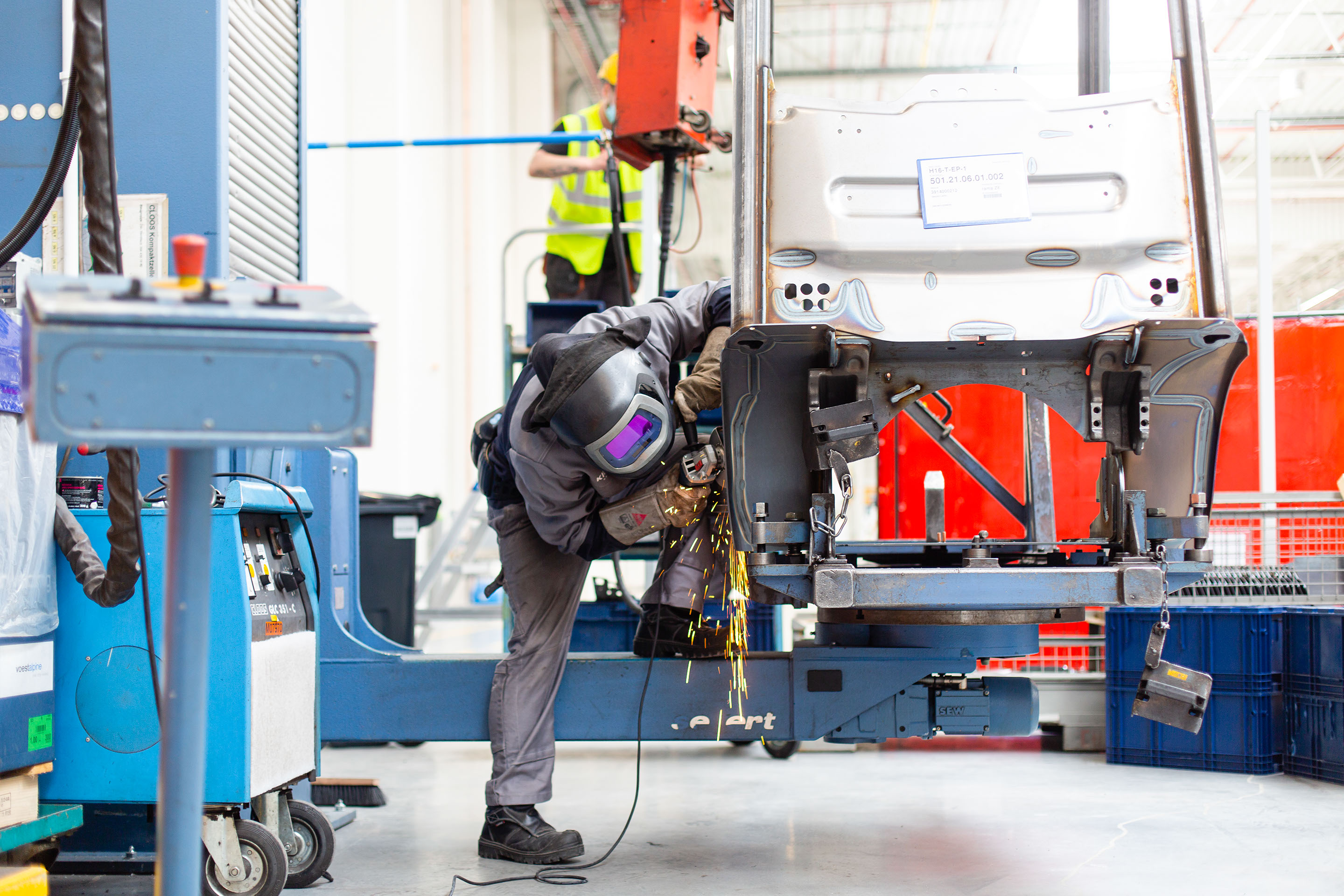 Forklift production started in Poland | KION GROUP AG | KION GROUP AG