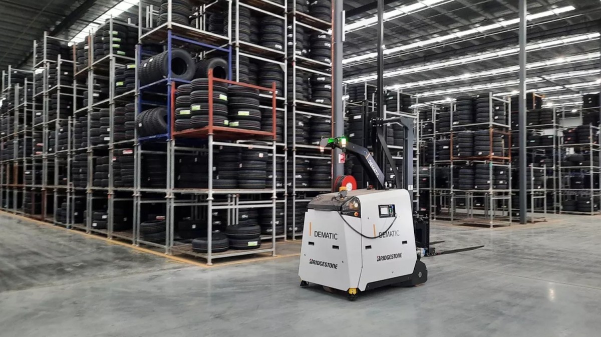 Intralogistics and Tires | KION GROUP AG | KION GROUP AG