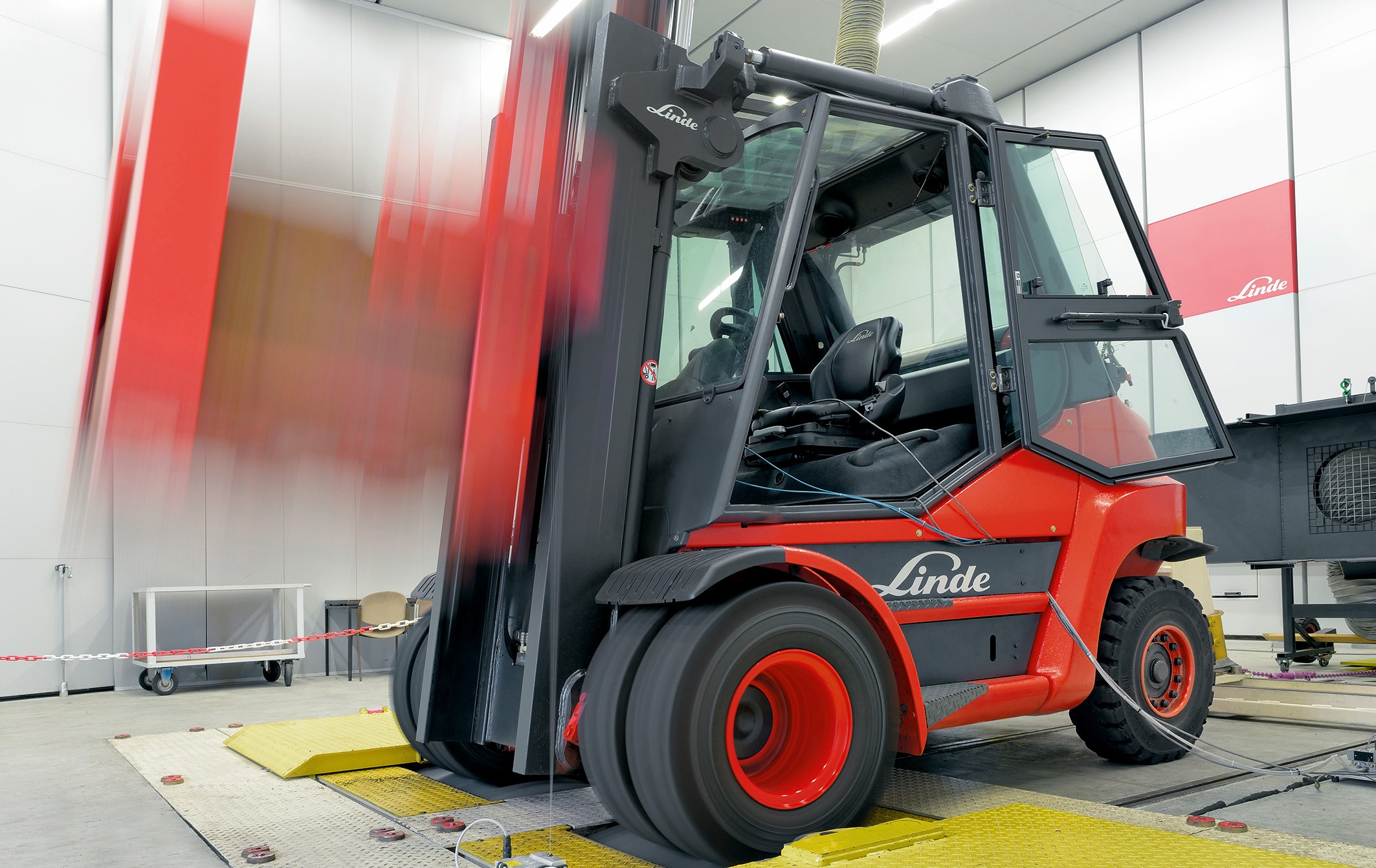 Physical test procedures for forklift trucks | KION GROUP AG | KION ...