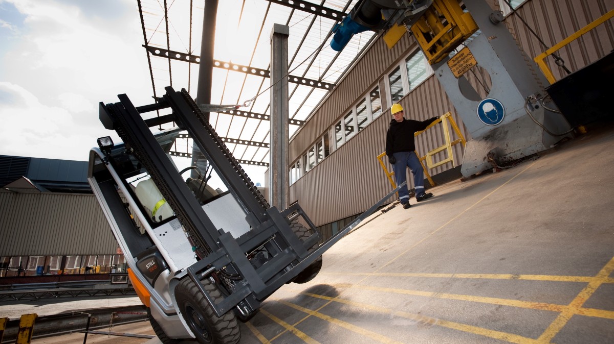 Physical test procedures for forklift trucks | KION GROUP AG | KION ...