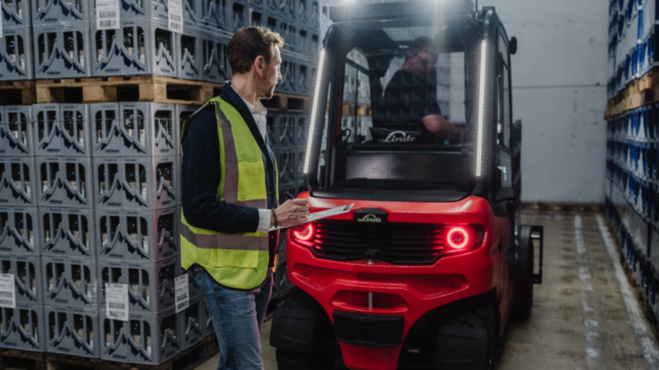 Aktive und passive Assistenzsysteme in Fahrzeugen von KION | KION GROUP AG